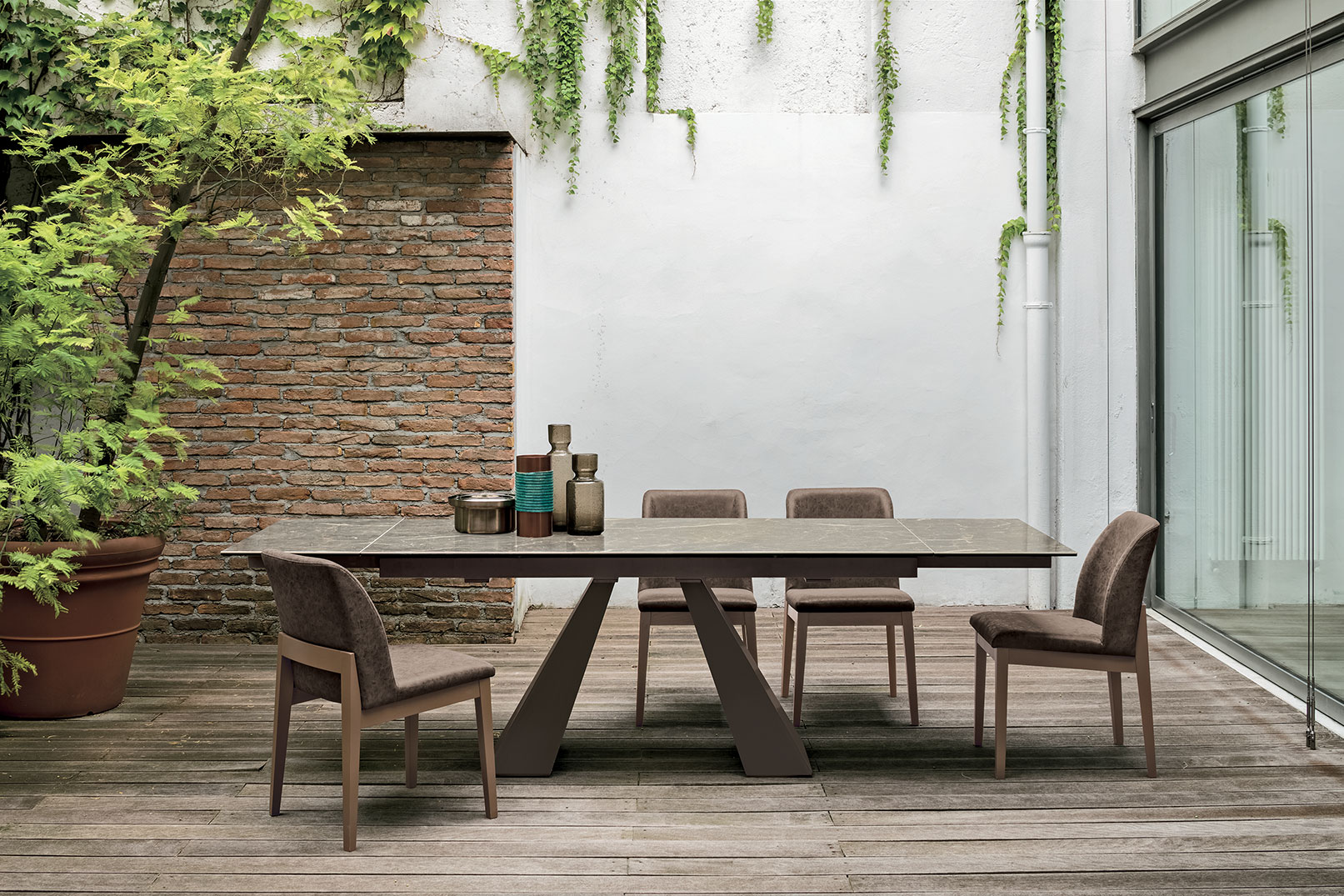 TAURUS table. Large dimensions and international scope - Target Point