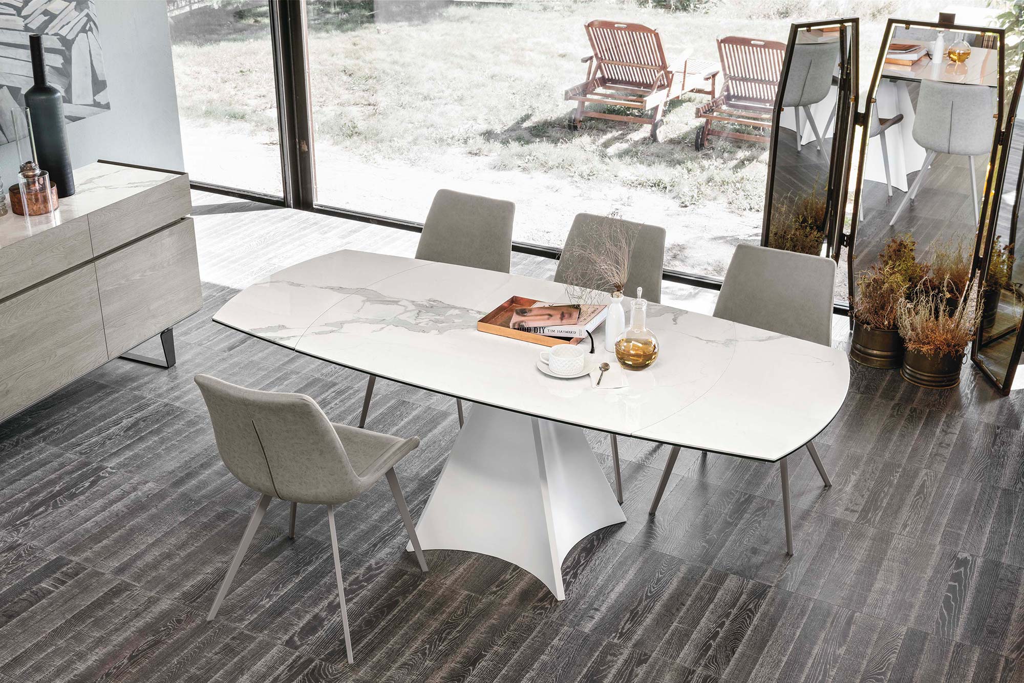 Tornado table, impossible to remain unmoved - Target Point