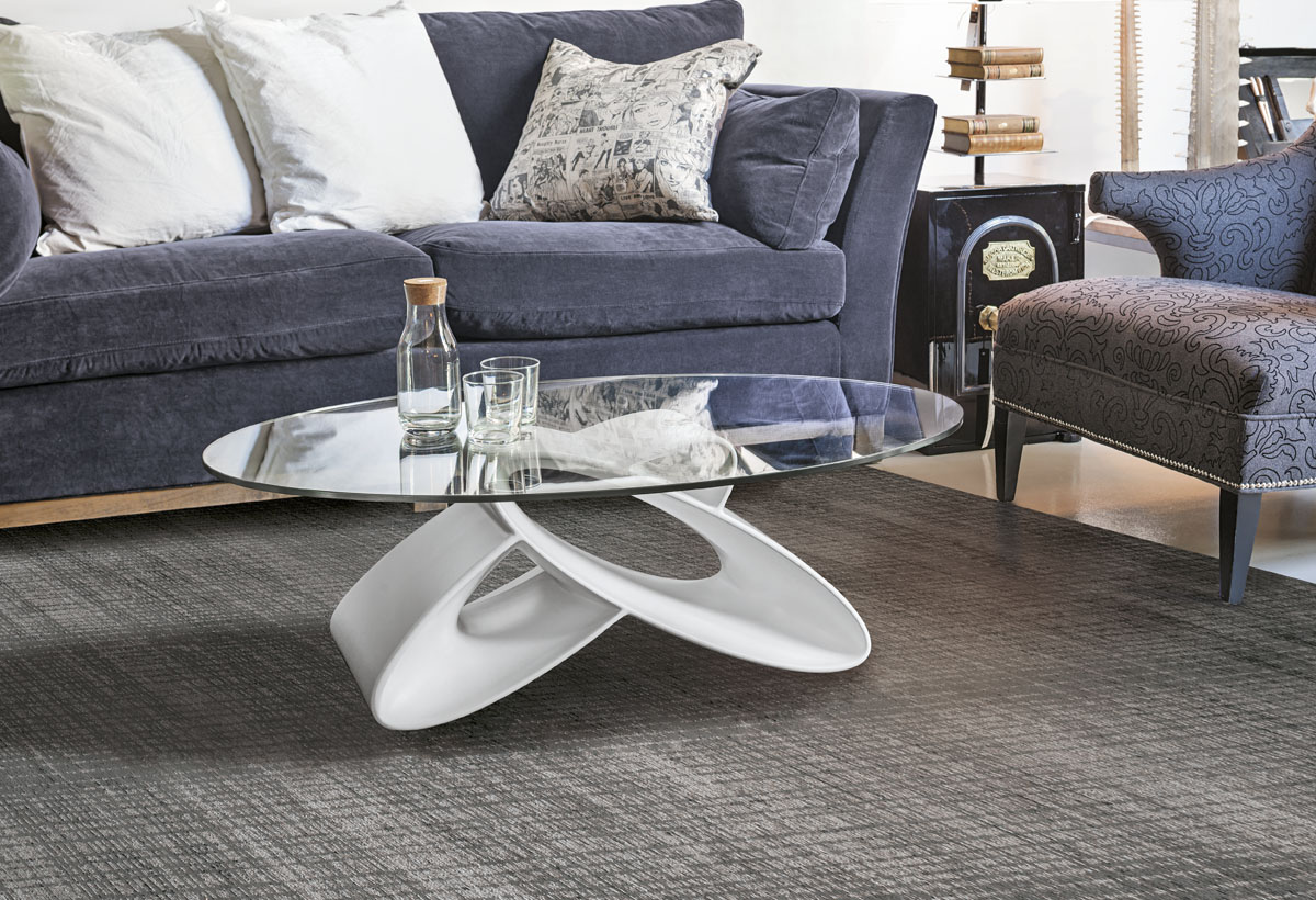 Modern oval coffee table – Target Point