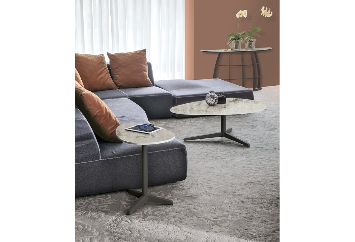 Tavolini di design in due misure: Elica – Target Point